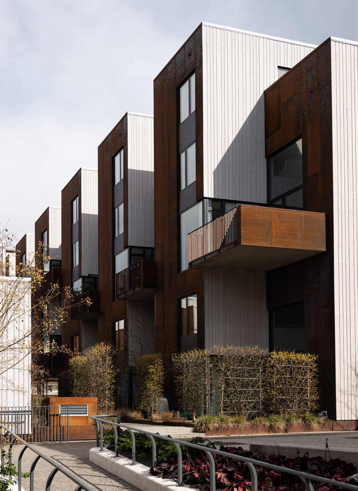 Zen houses | A magical mix of urban and nature - House-Diaries.com