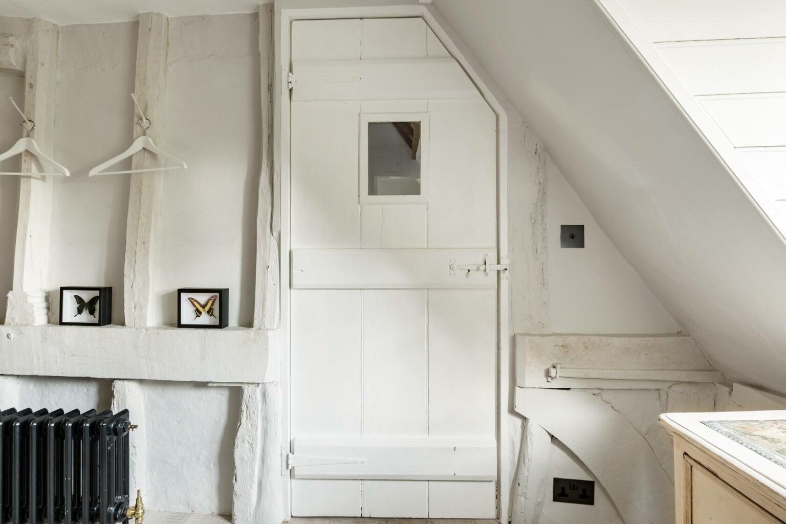 Ivywood Cottage : Stylish Living in a Medieval Cottage - House-Diaries.com