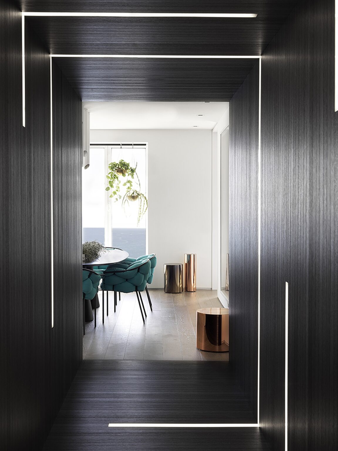 High Times |A modern high-rise condo – House-Diaries.com