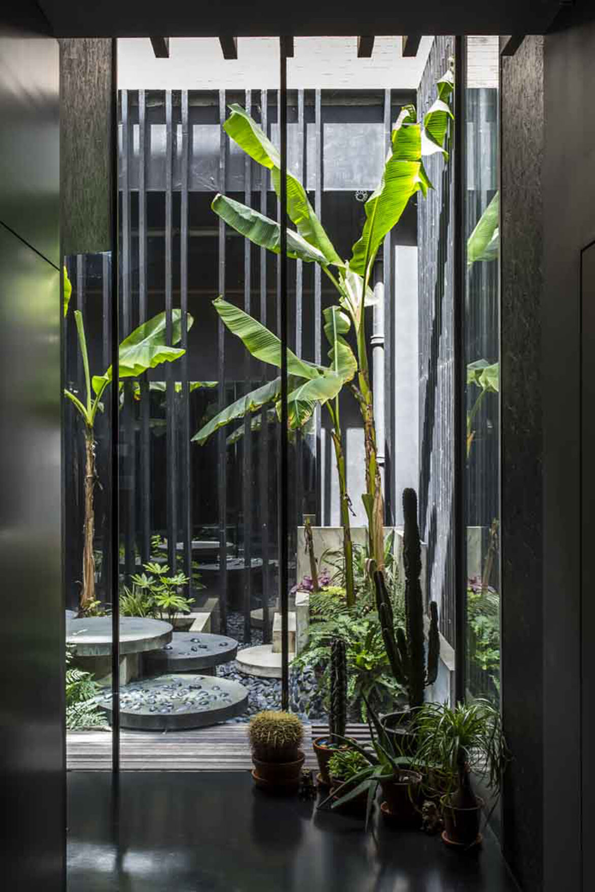 Lost House | For lovers of private, dramatic and moody design – House ...