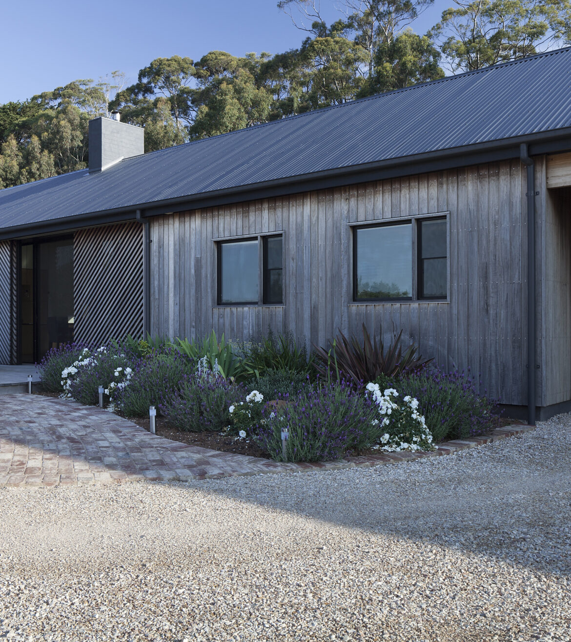 Trentham Long House | A collection of contemporary farm buildings ...